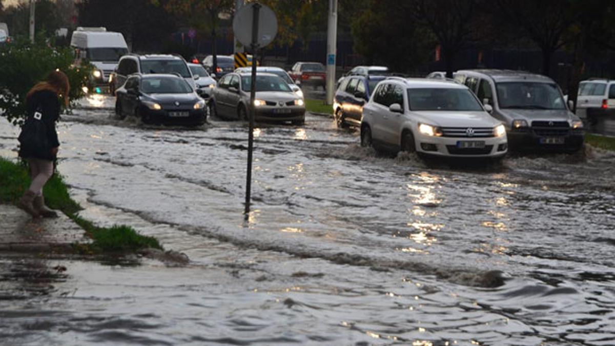 Meteoroloji ve valilik art arda uyardı! Ankara'da şiddetli sağanak ...