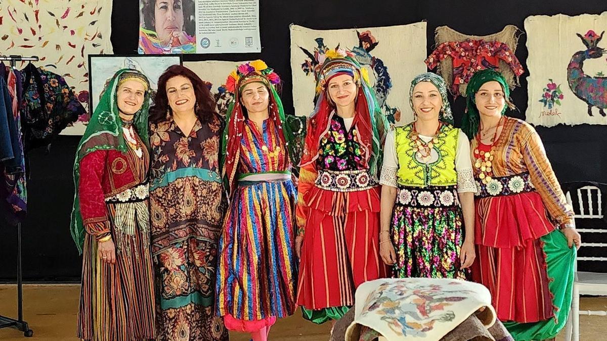 Dünya kıyafetleri Antalya'da - Antalya Haber