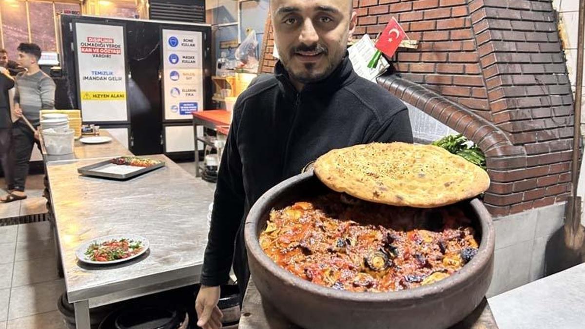 HATAY'A GİDEN YEMEDEN DÖNMÜYOR! Kiremit tavalarda 35 dakika dinlene ...