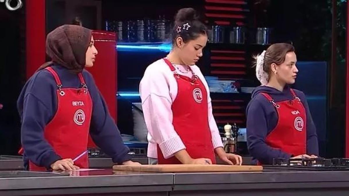 Masterchef'te Eda ve Beyza arasında gerginlik! ÇOCUK DEĞİLİZ - Magazin ...