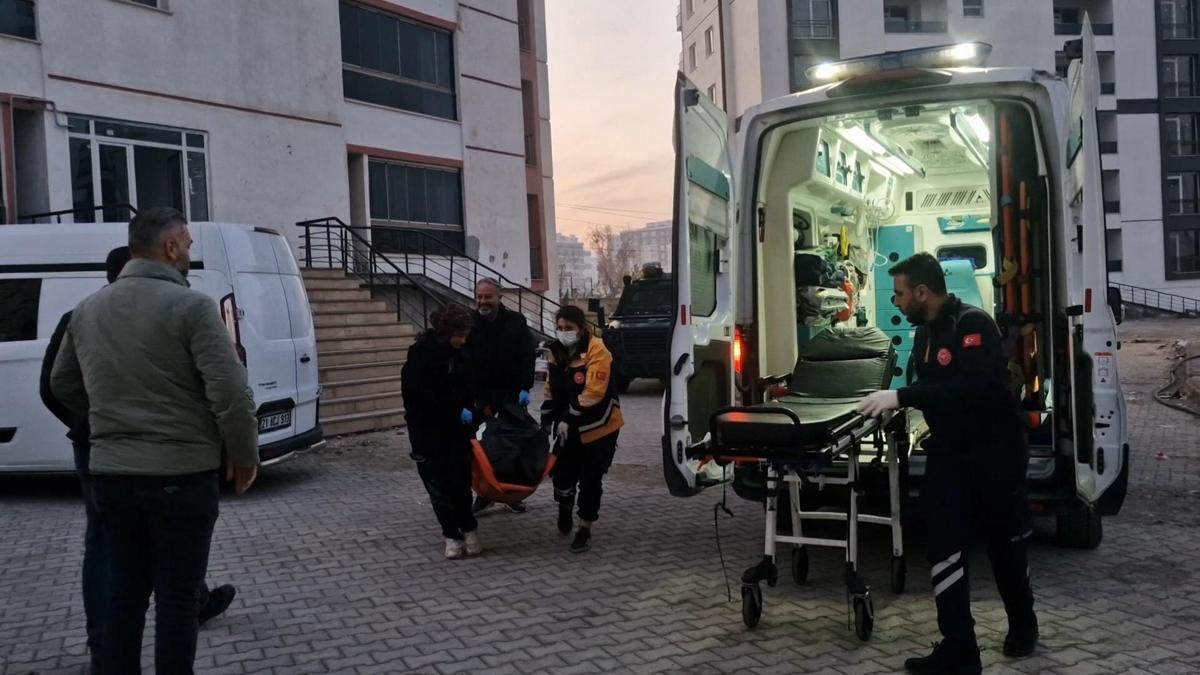 Diyarbakırda kadın, evinde çöp poşeti içinde ölü bulundu - Diyarbakır Haber