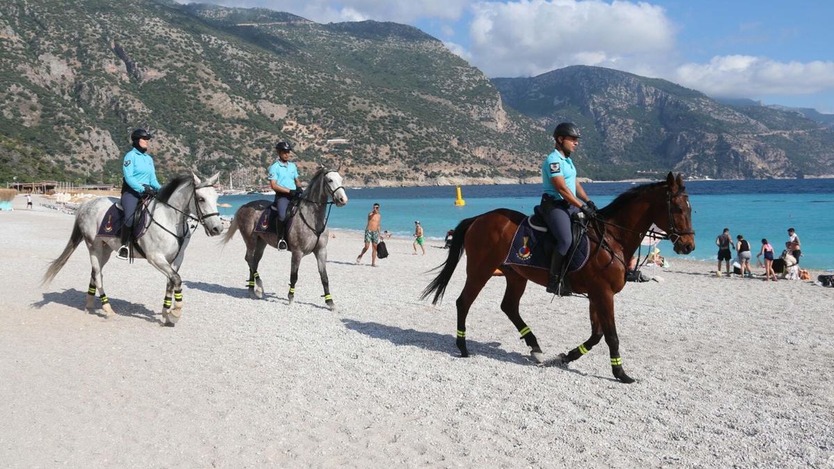 'Atlı Jandarma Timi' Ölüdeniz'de göreve başladı - Fethiye Haber