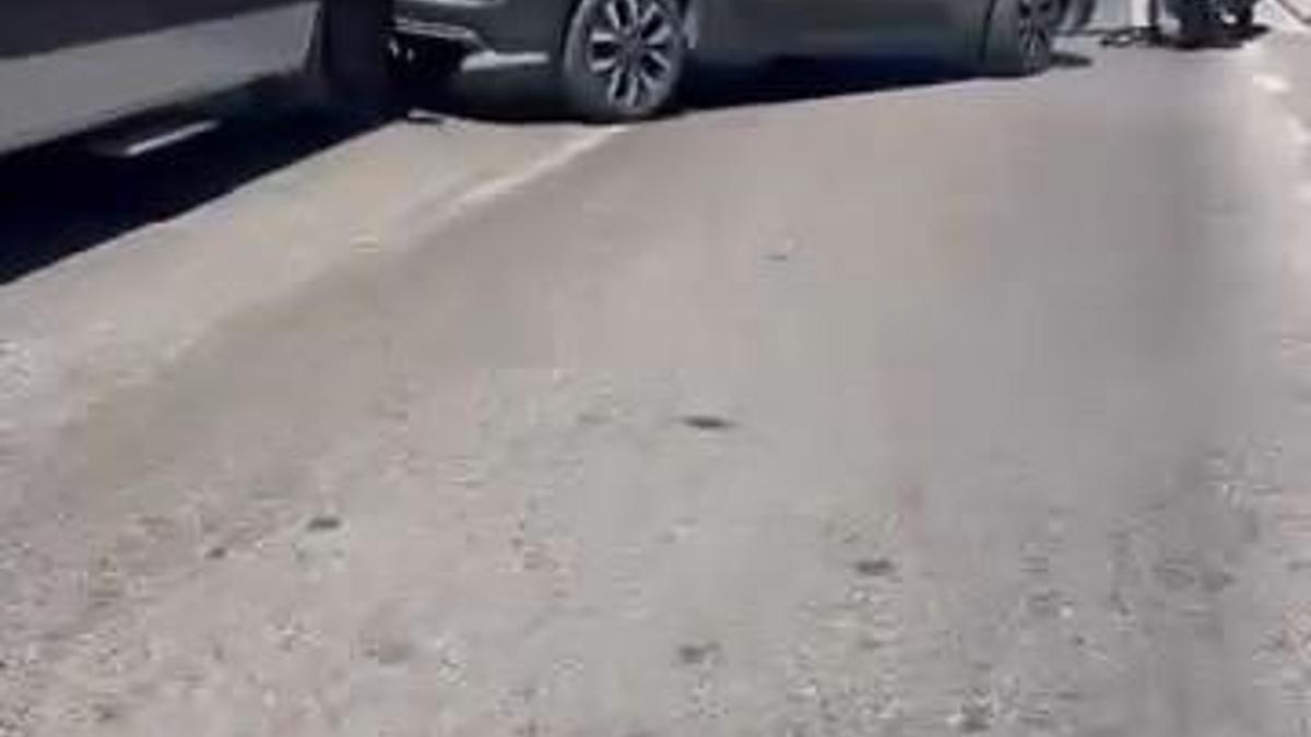 Kartal'da motokuryeyle kavga ederken aracını geri viteste unutan sürücü ...