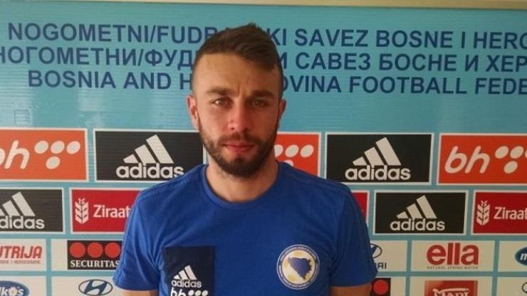 Elvis Saric kimdir? Galatasaray ve Beşiktaş transferde karşı karşıya ...