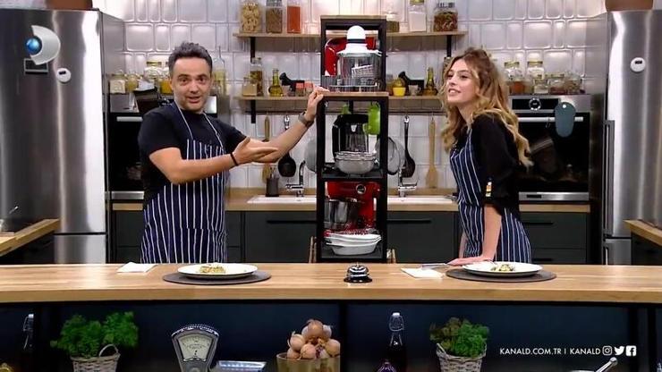 Melis Sezen, Arda Türkmen'i darmaduman etti! - Magazin Haberleri