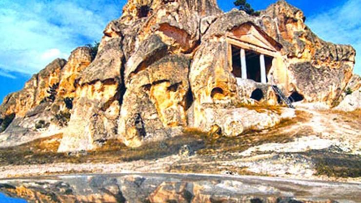 Tarhi ihanet: Türkiyenin ikinci Kapadokyası define avcılarının hedefi ...