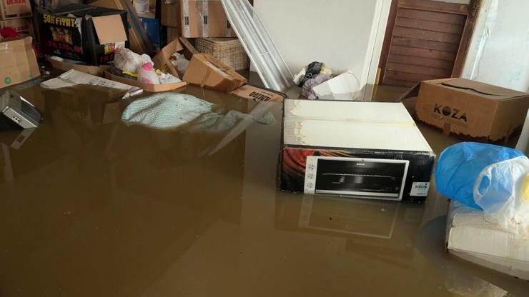 İstanbul- Avcılar'da 20 gün içerisinde 3 kez çöken yol toprakla ...