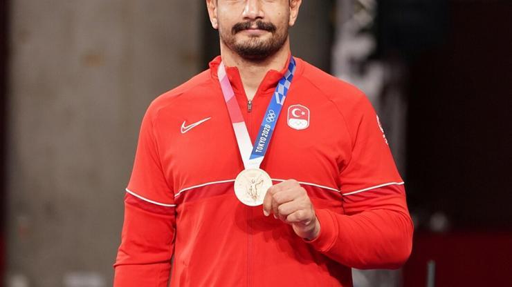 Şampiyon güreşçiler, 16. Emiralem Çilek Festivali'nde - Menemen Haber